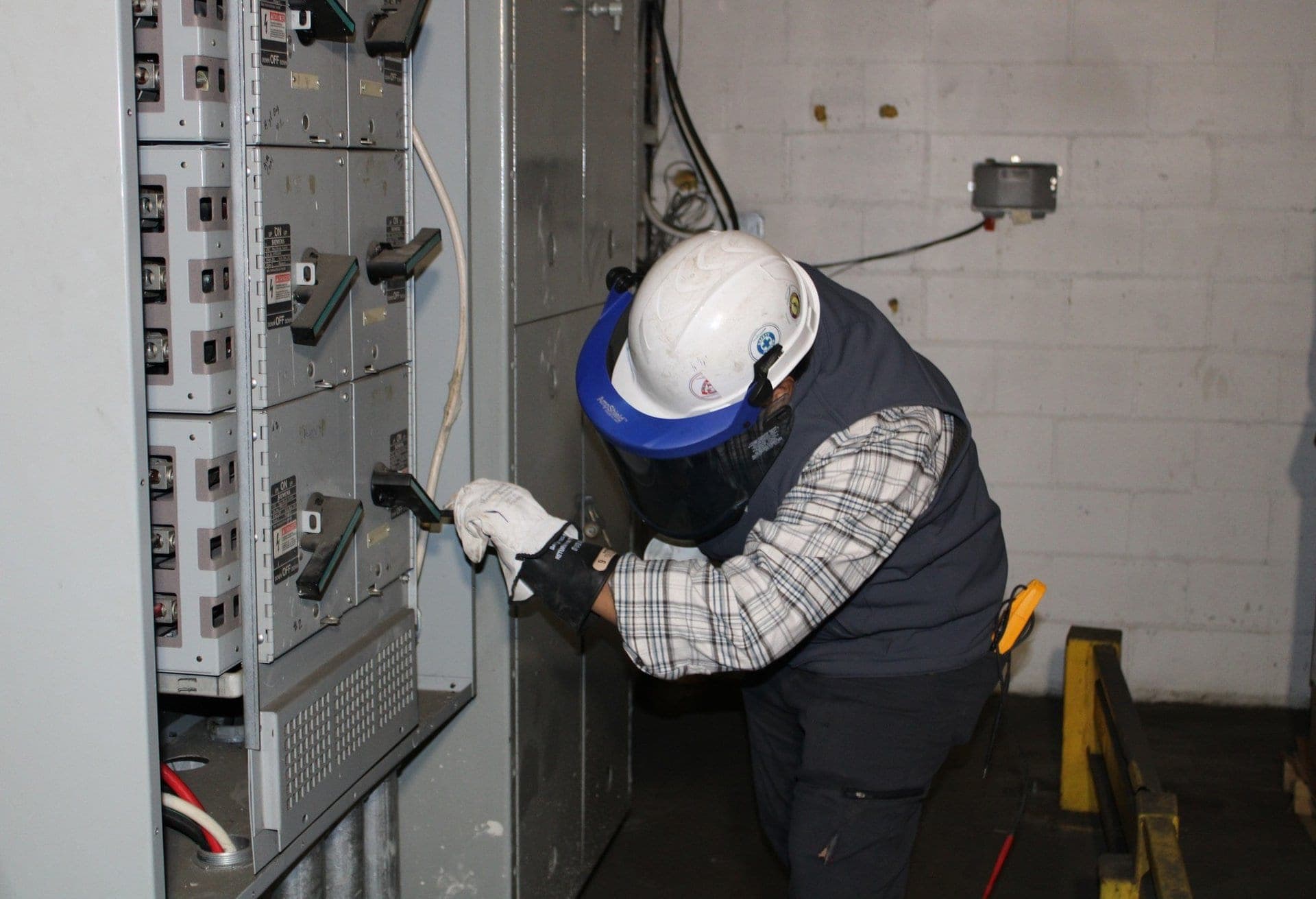 Who We Are | E & N Electric